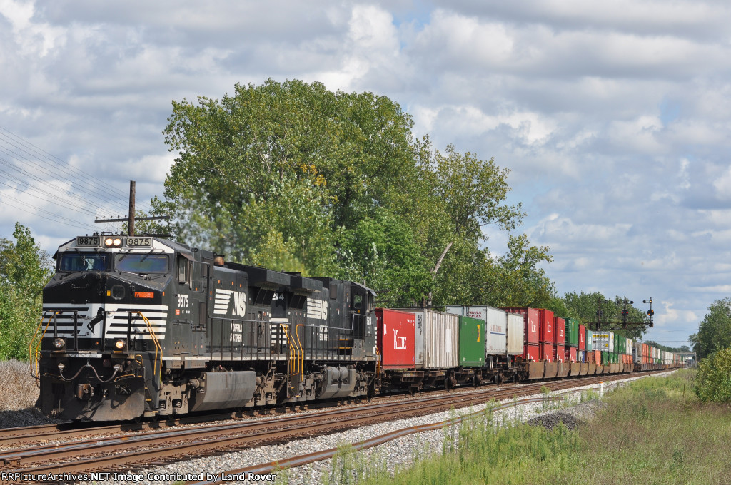 NS 9875 On NS 282 Northbound