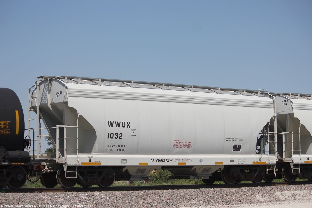 WWUX 1032