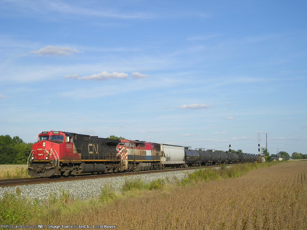 CN 2532 On CSX K 685 Westbound