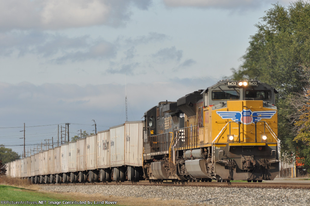 UP 8432 On NS 251 Eastbound