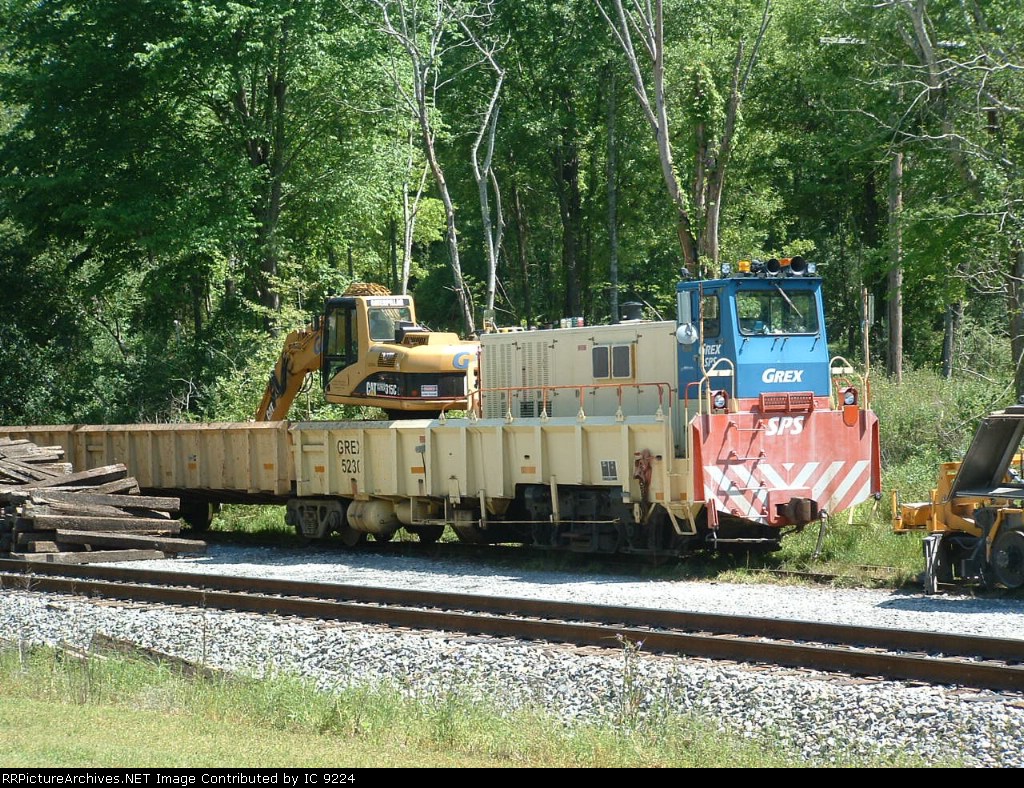 GREX 5230 in woodyard track at Bogue Chitto
