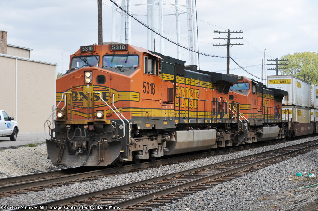 BNSF 5318 west