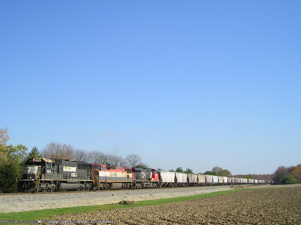 NS 2541 On NS 60 M Westbound