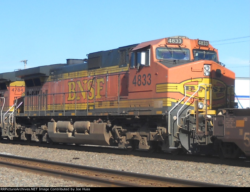 BNSF 4833
