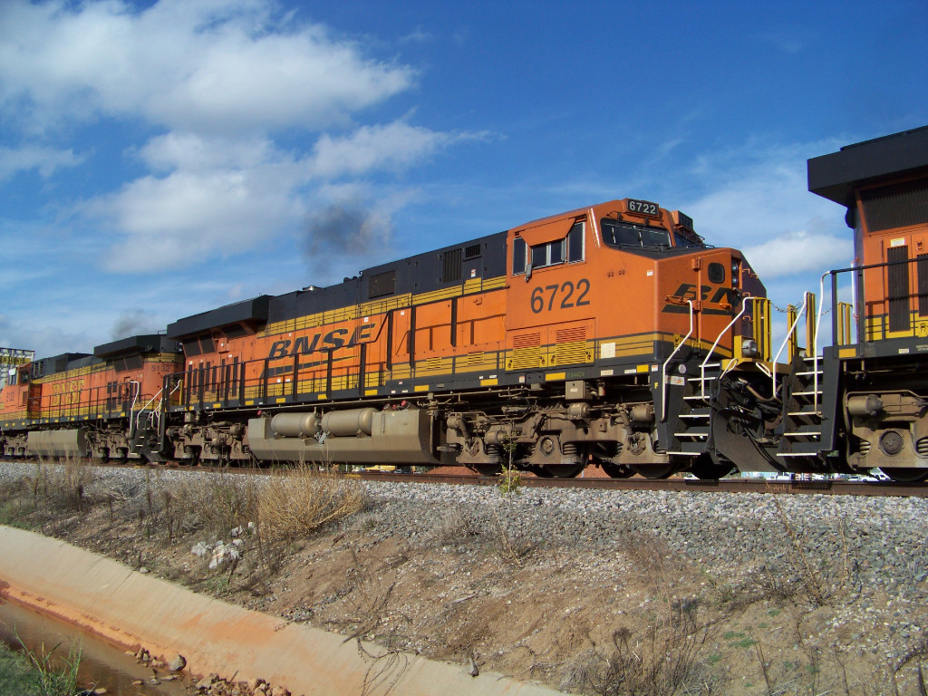 BNSF ES44C4 6722