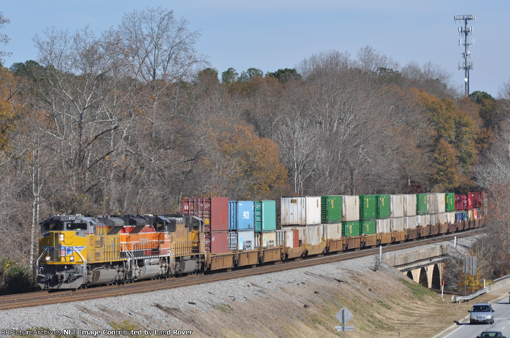 UP 8723 On NS 211 Northbound