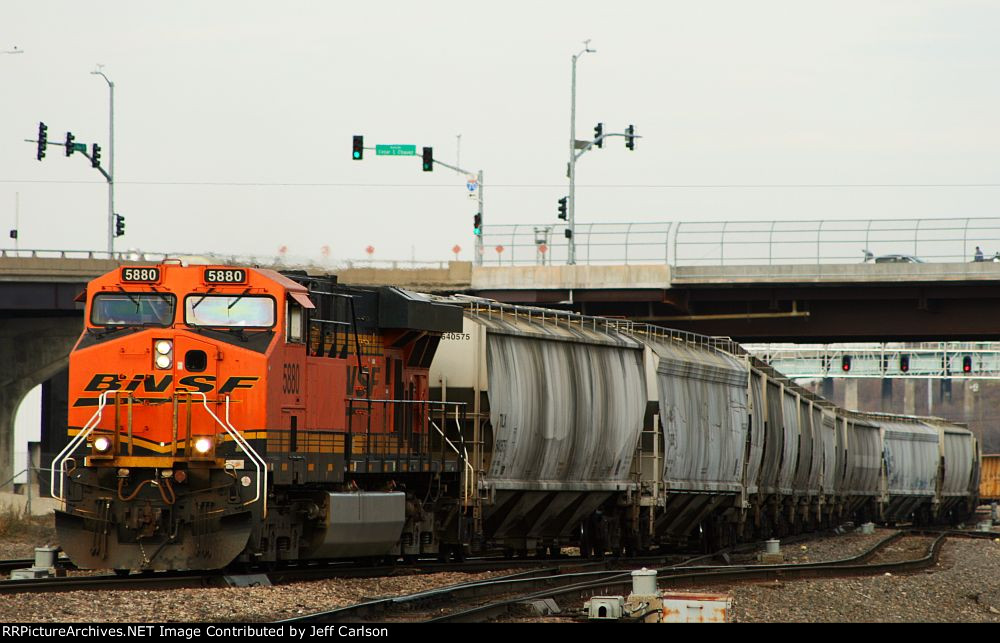 BNSF 5880