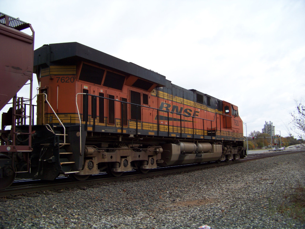 BNSF ES44DC 7620