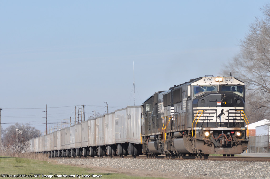 NS 6779 On NS 251 Eastbound