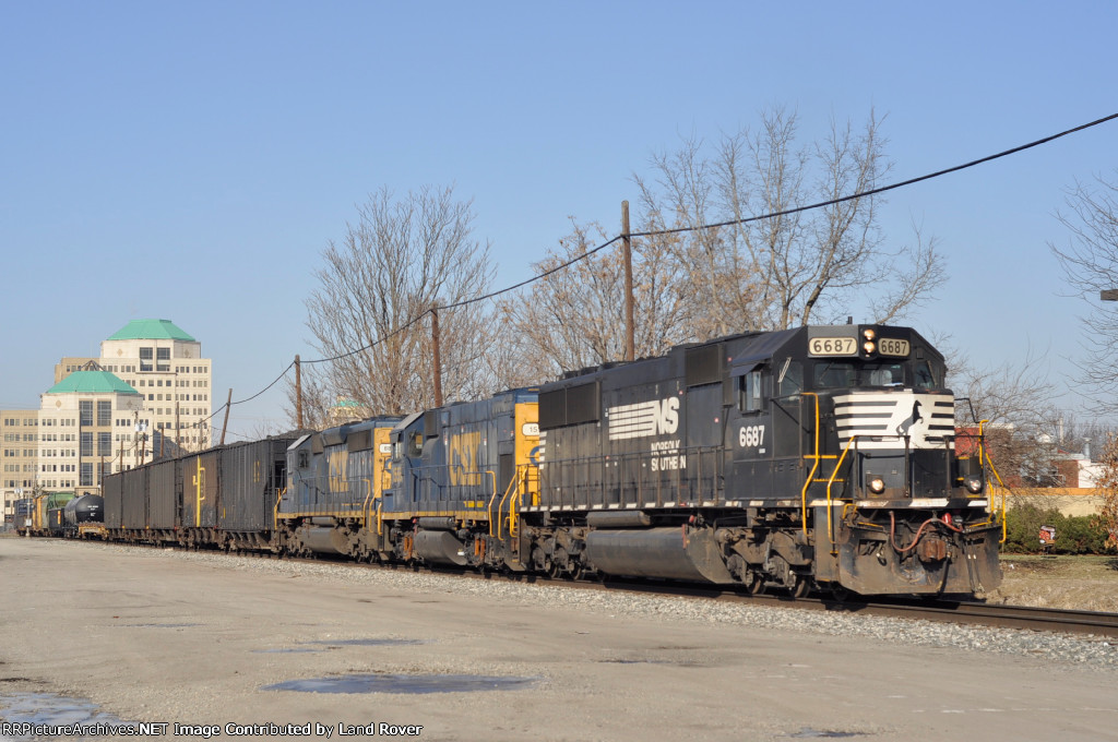 NS 6687 On CSX Q 501 Eastbound