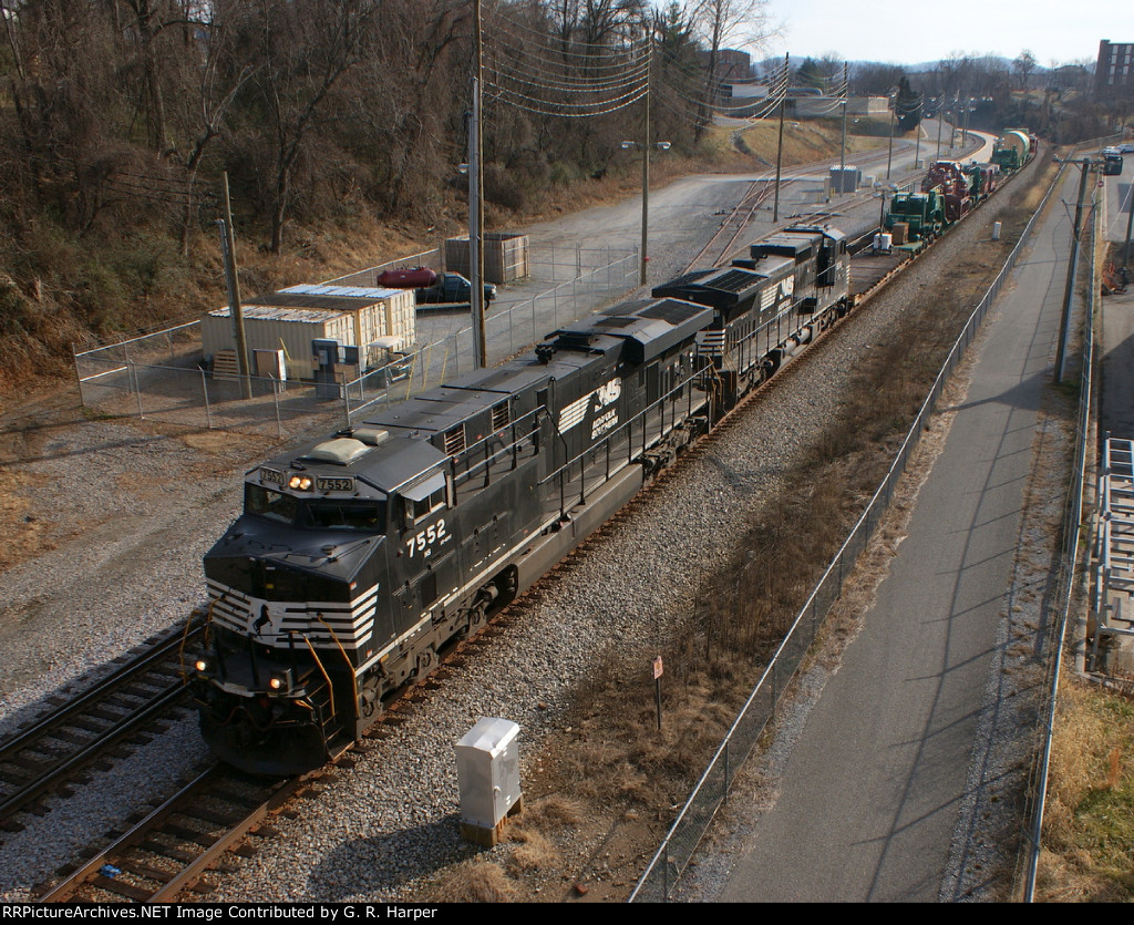 NS 054 entire train approaching 5th Street overpass