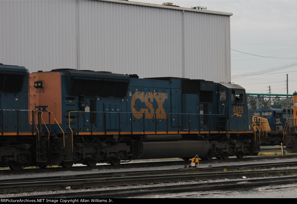 CSX 4828
