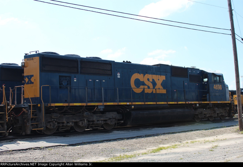 CSX 4698