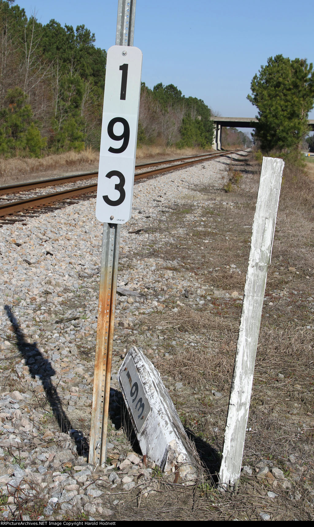 MP AC 193 new and old mileposts