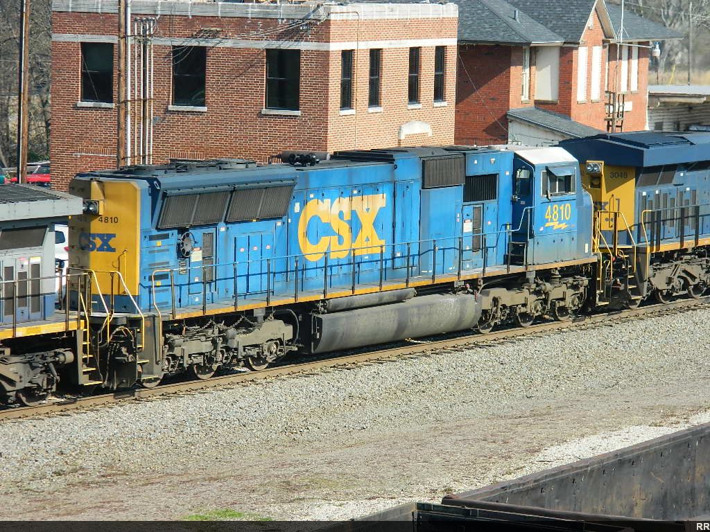 CSX 4810 (SD70MAC)