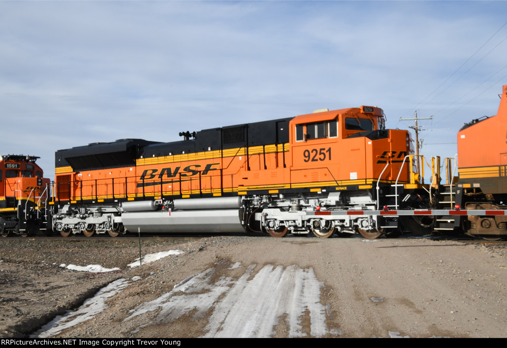 BNSF 9251, H-LAUDEN9-17A, Northport, NE