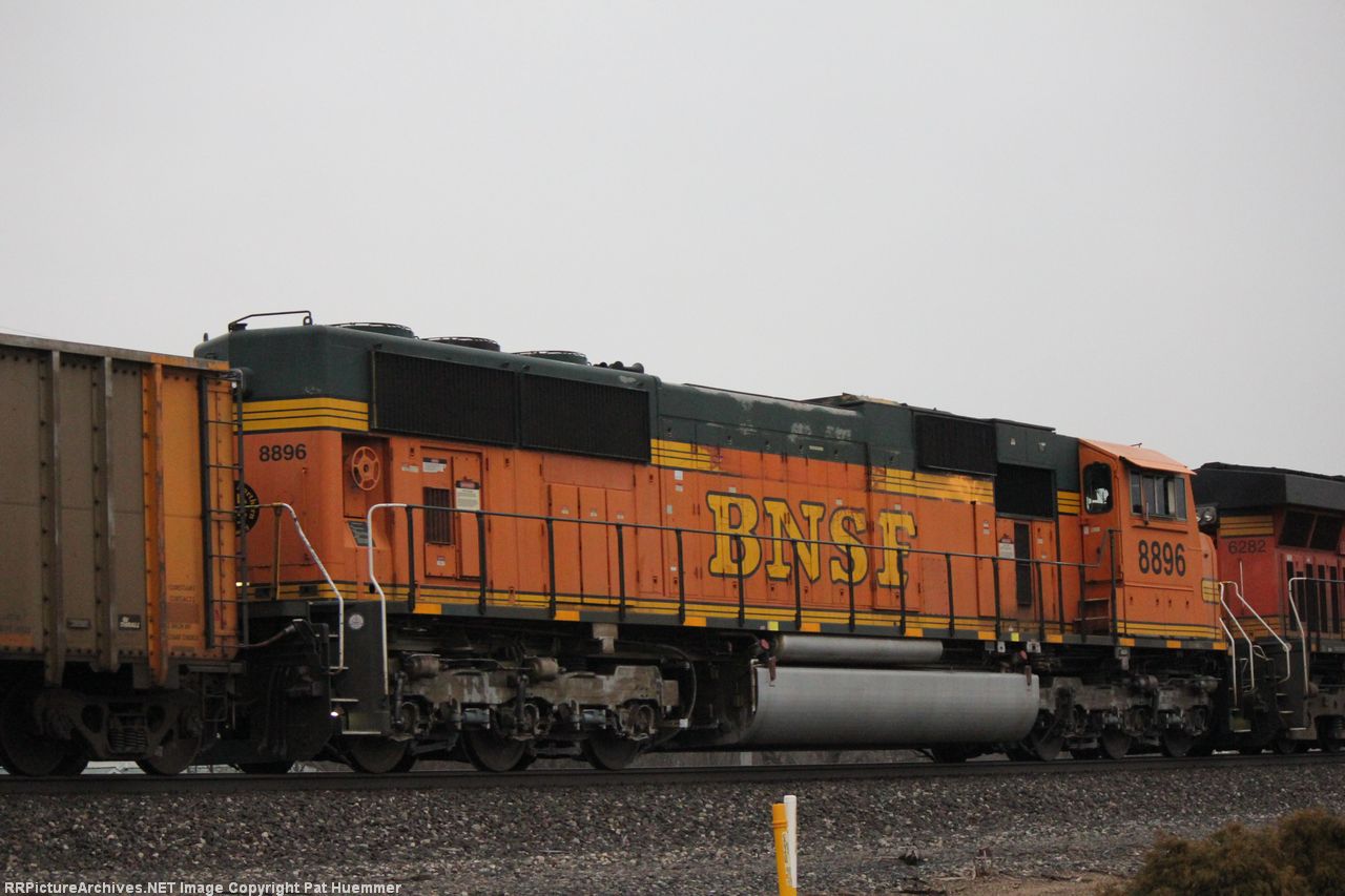BNSF 8896
