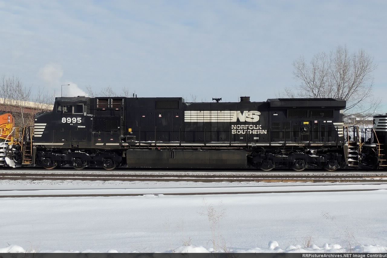 NS 8995