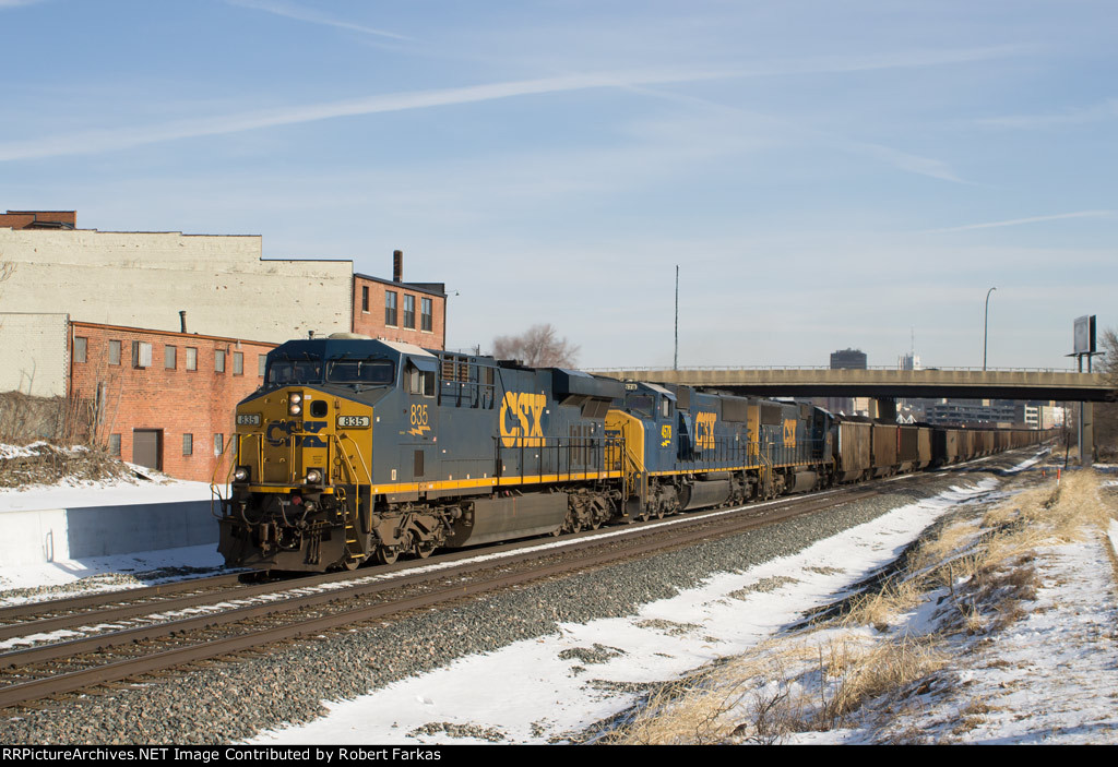 CSX 835