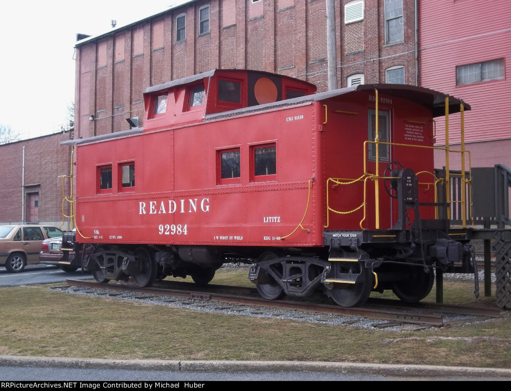 "Reading 92984" (ex CNJ 91530) in display in Lititz PA