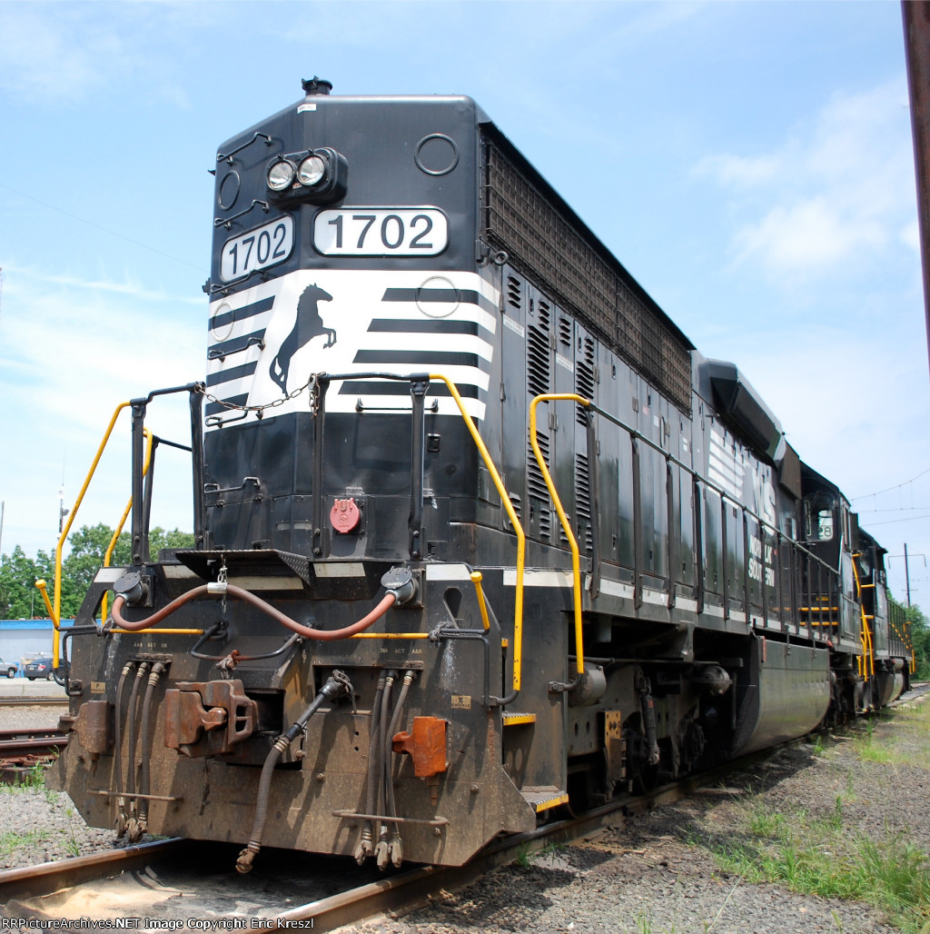 NS 1702