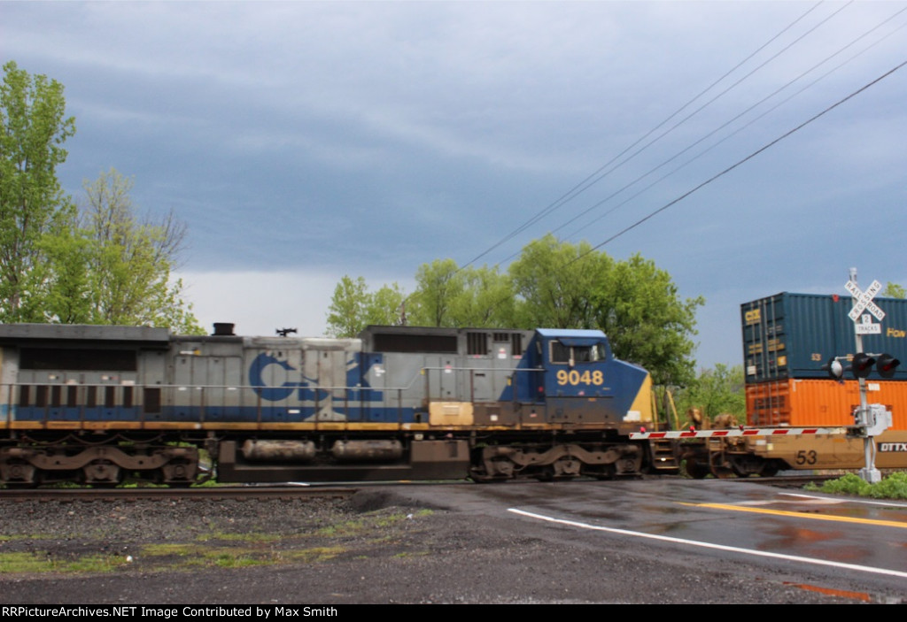 CSXT 9048