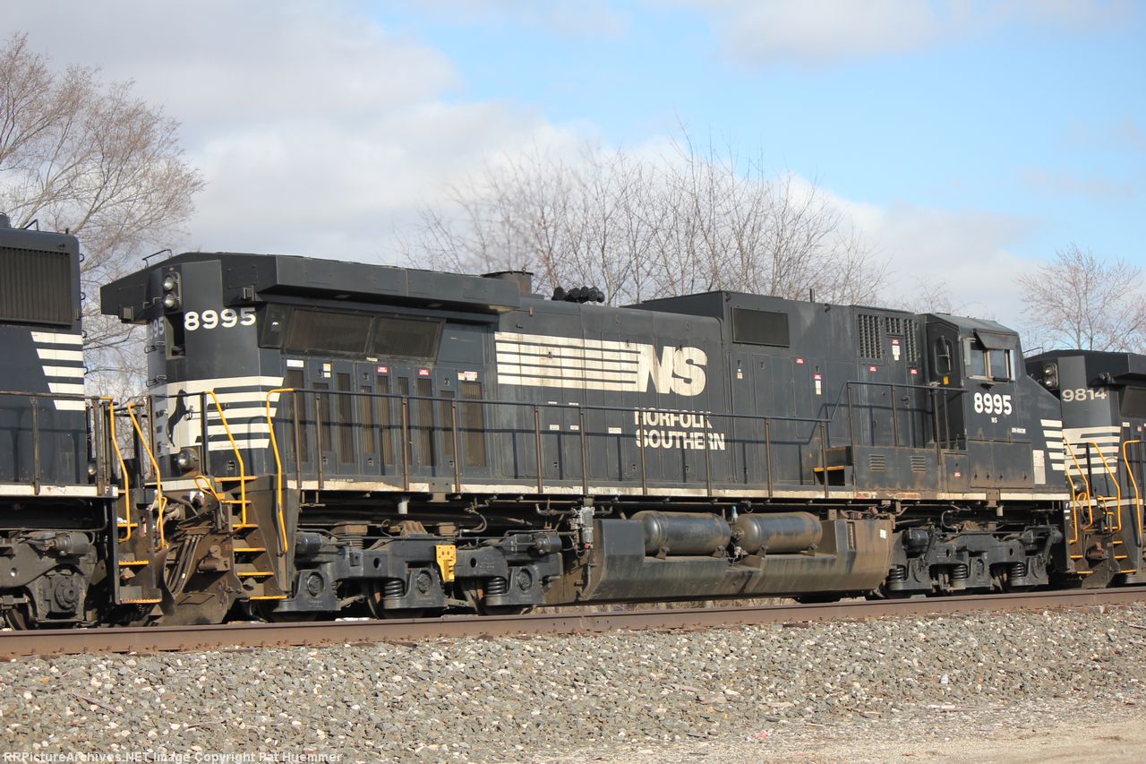 NS 8995