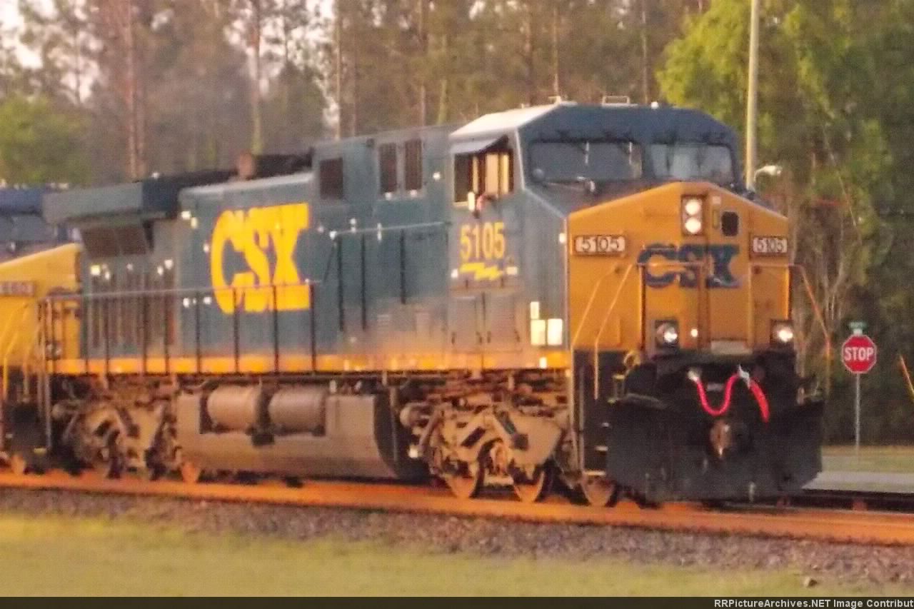 CSXT L124CSXT 5105 (AC4400AH)CSXT 660 (AC6000CW)CSXT 5353 (ES40DC)