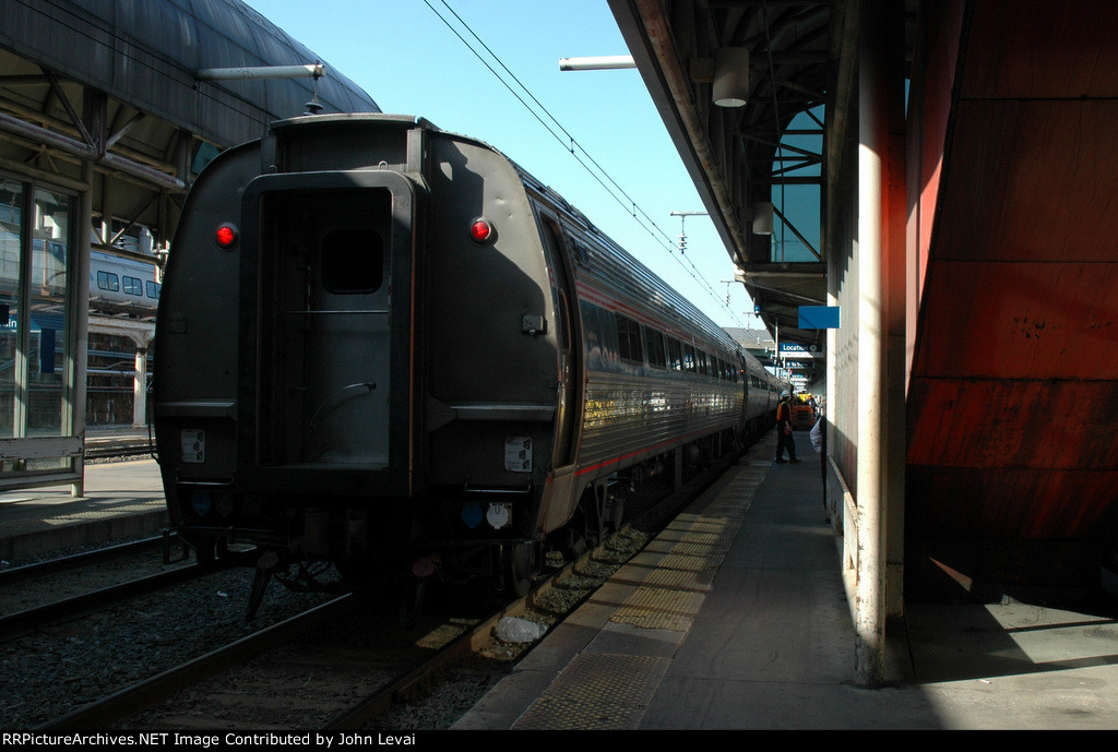 Amtrak NE Regional Northbound Train at Union Station
