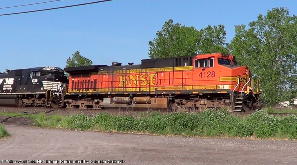BNSF 4128