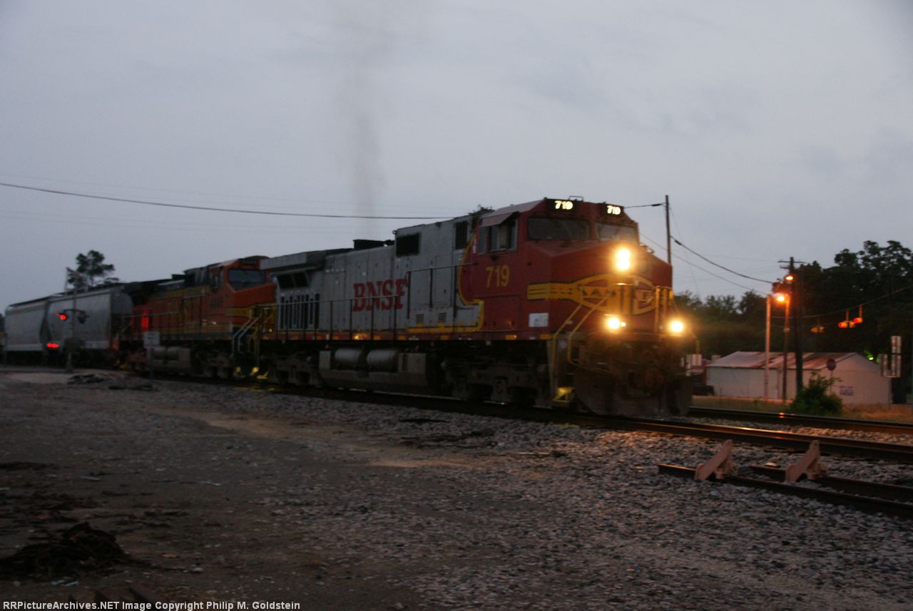 BNSF 719