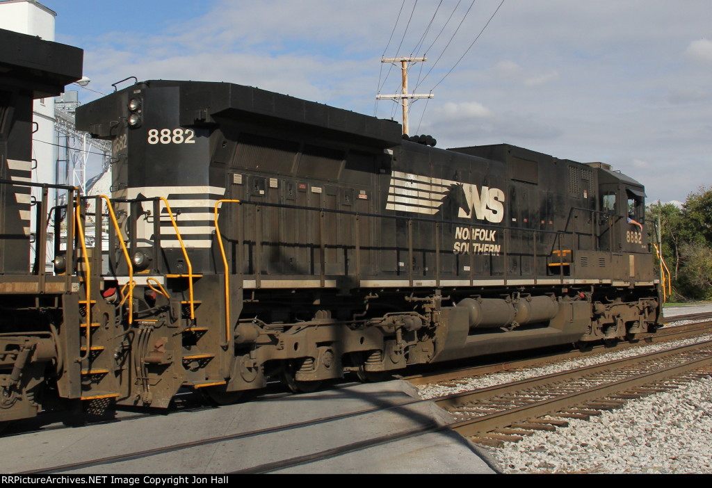 NS 8882