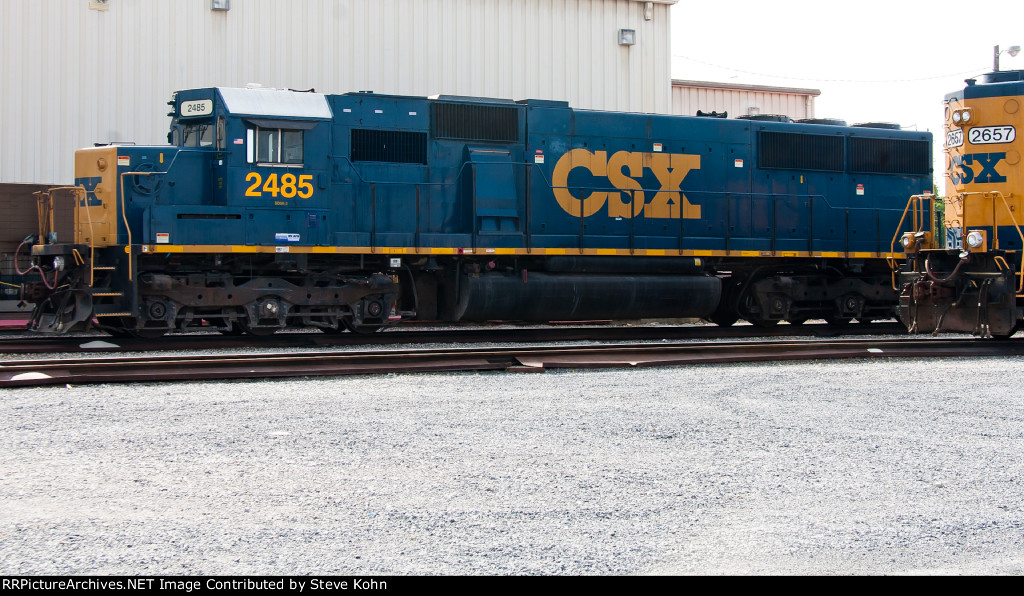 CSX 2485 in the yard
