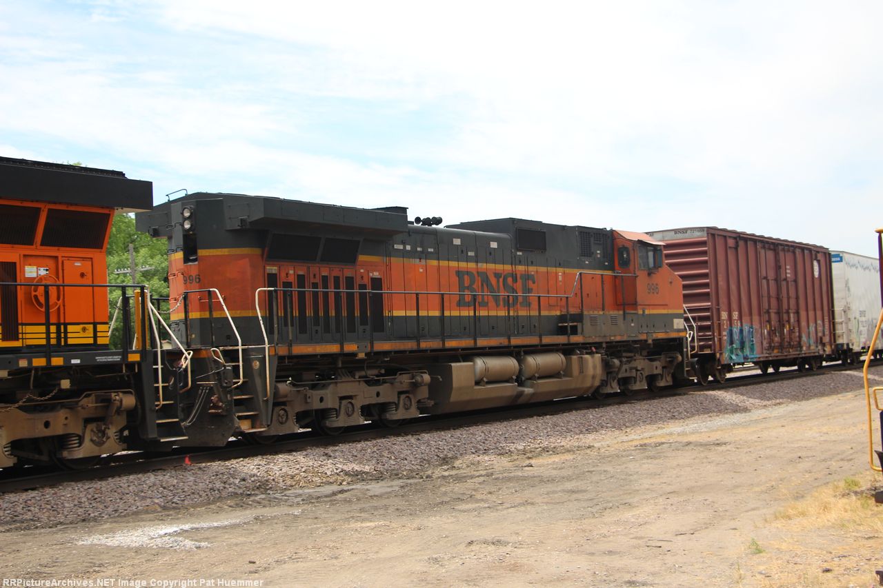 BNSF 996