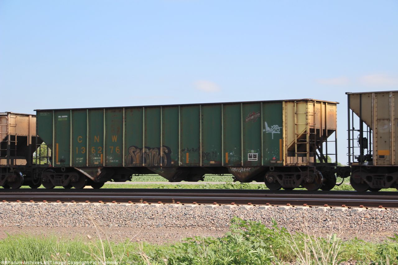 CNW 136276
