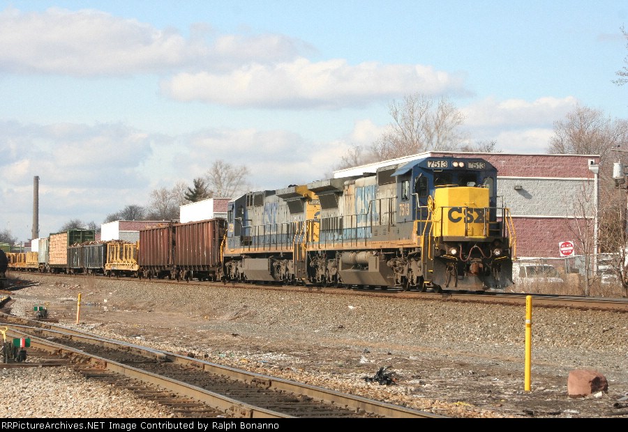 Q433-15 rolls south for Oak Island with a pair of standard cnb C40-8's