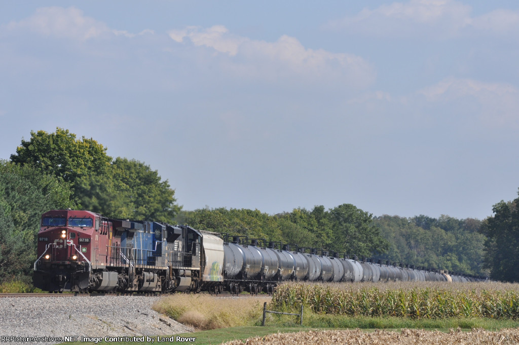 CP 9718 On NS 55 G Westbound
