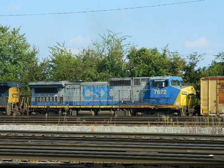 CSX 7672 (C40-8W)
