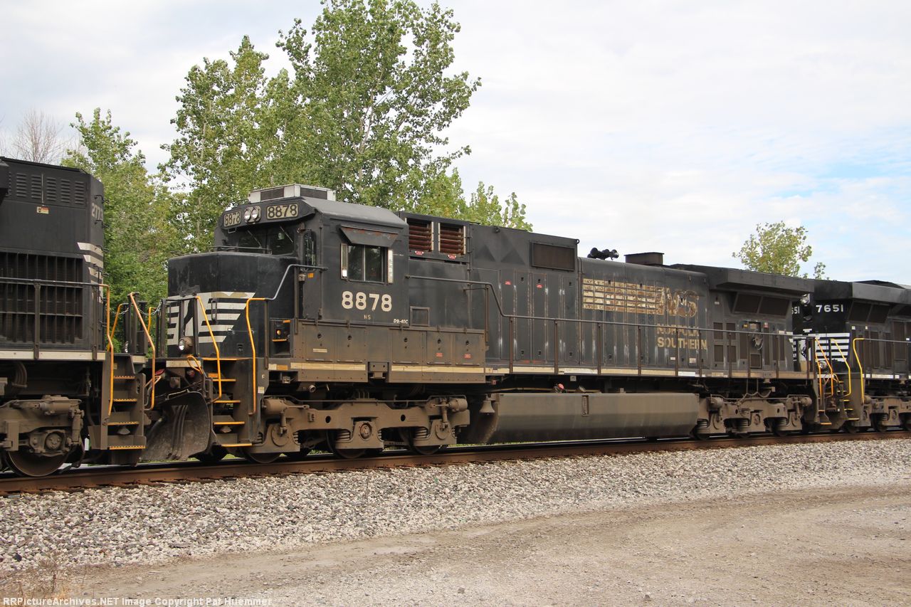NS 8878