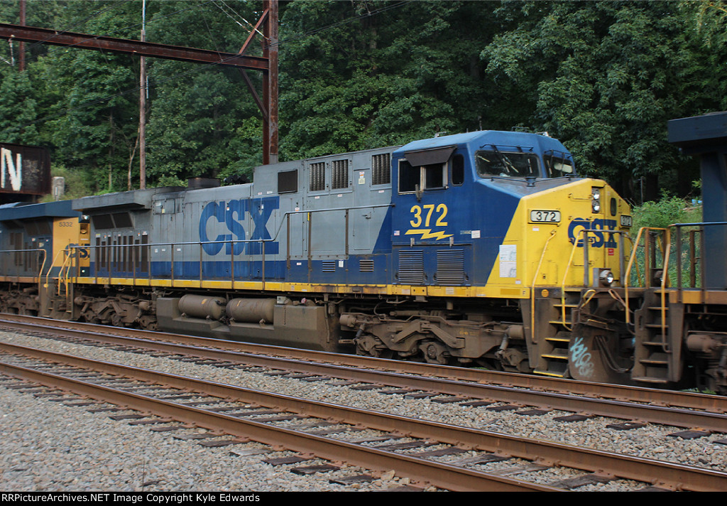 CSX AC4400CW #372 on Q034-13