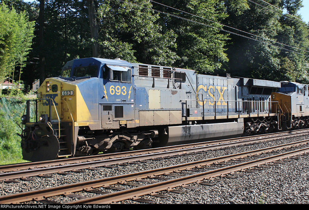 CSX AC6000CW #693 on Q034-16