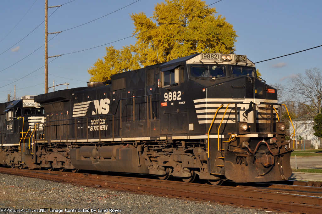 NS 9882 Southbound