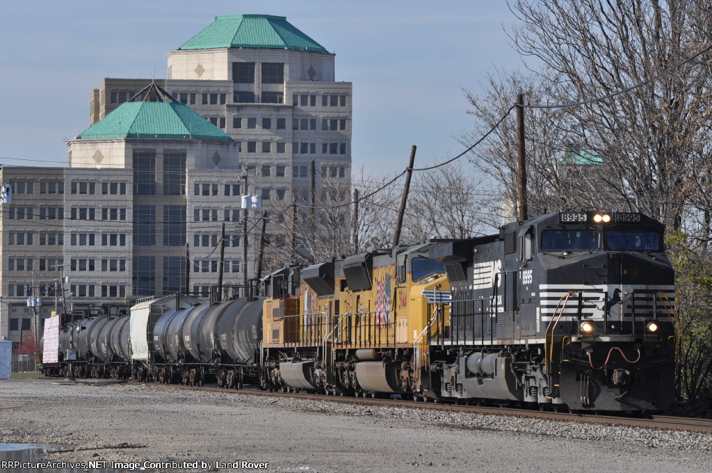 NS 8995 On NS 177 Eastbound