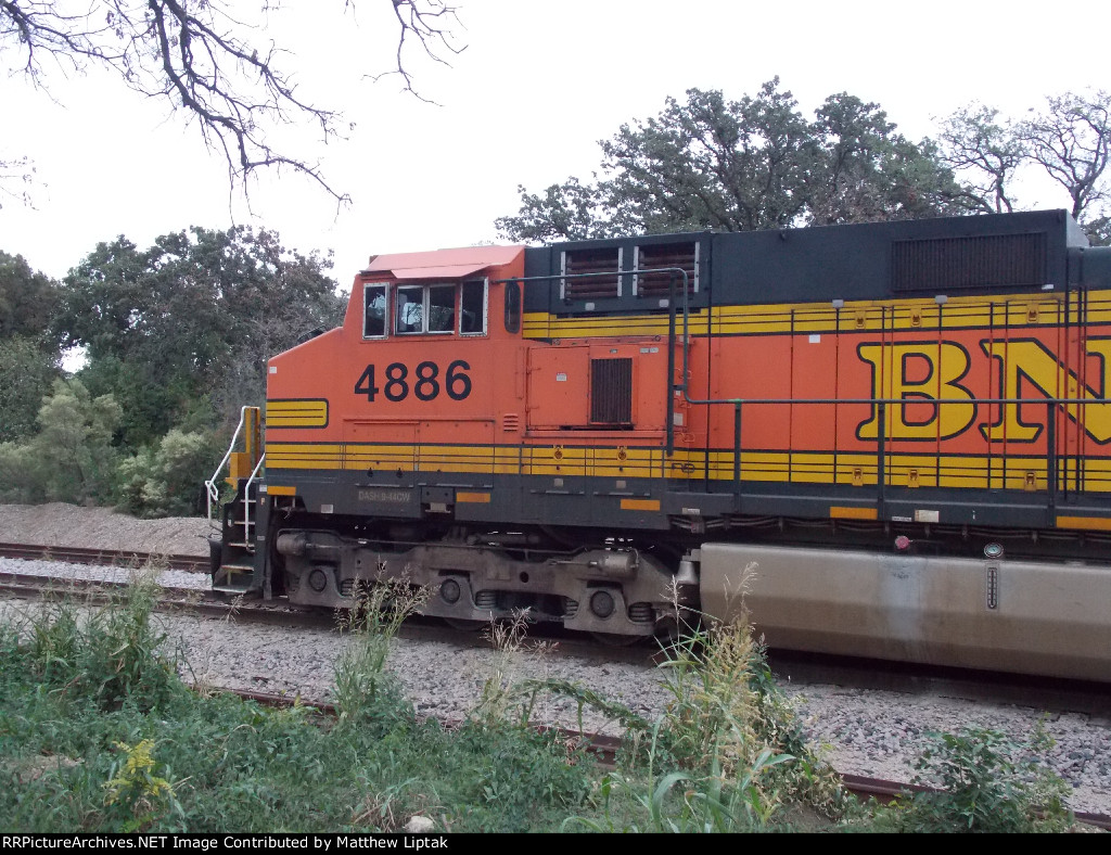 BNSF 4886