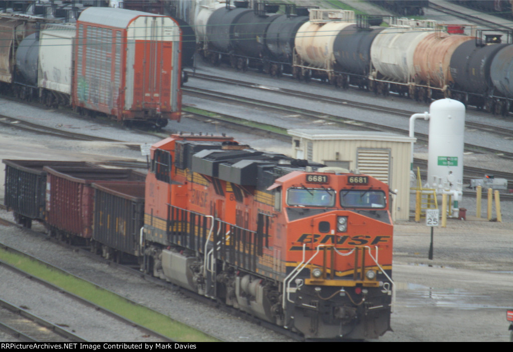 BNSF 6681