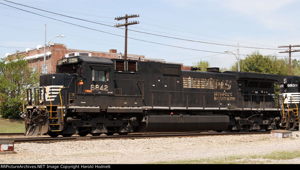 NS 8842