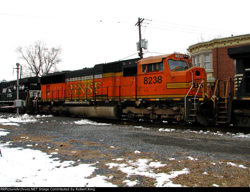 BNSF 8238