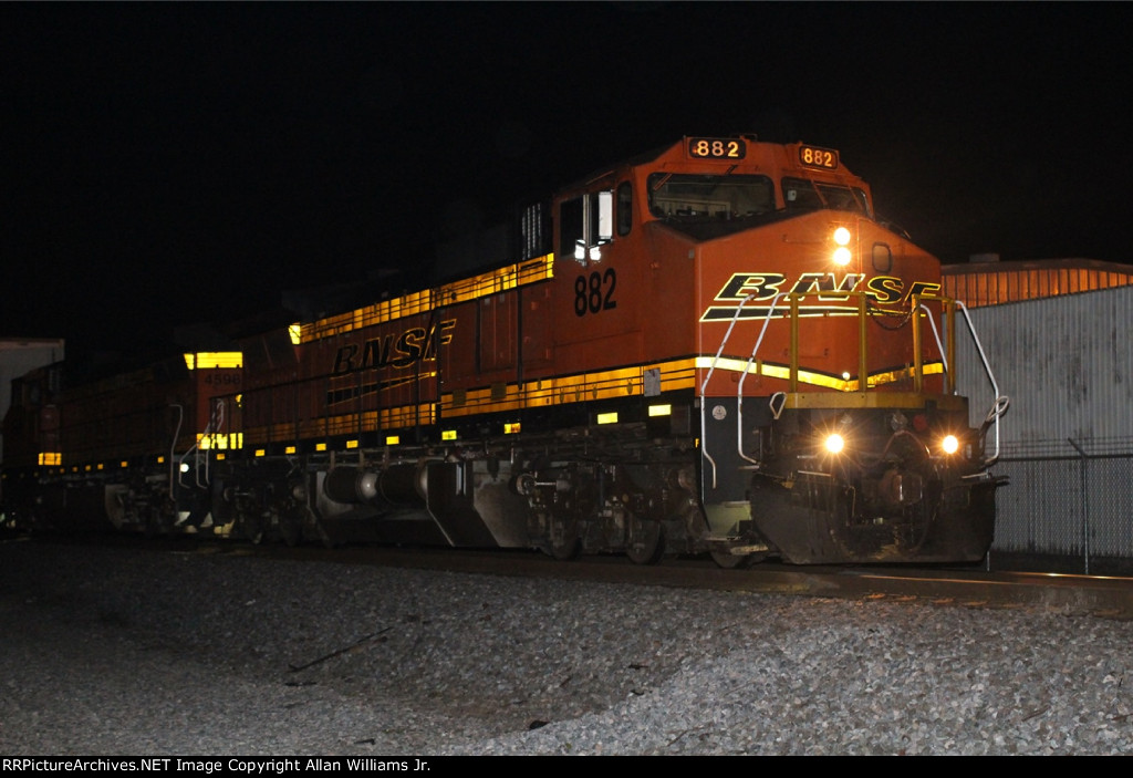 BNSF 882