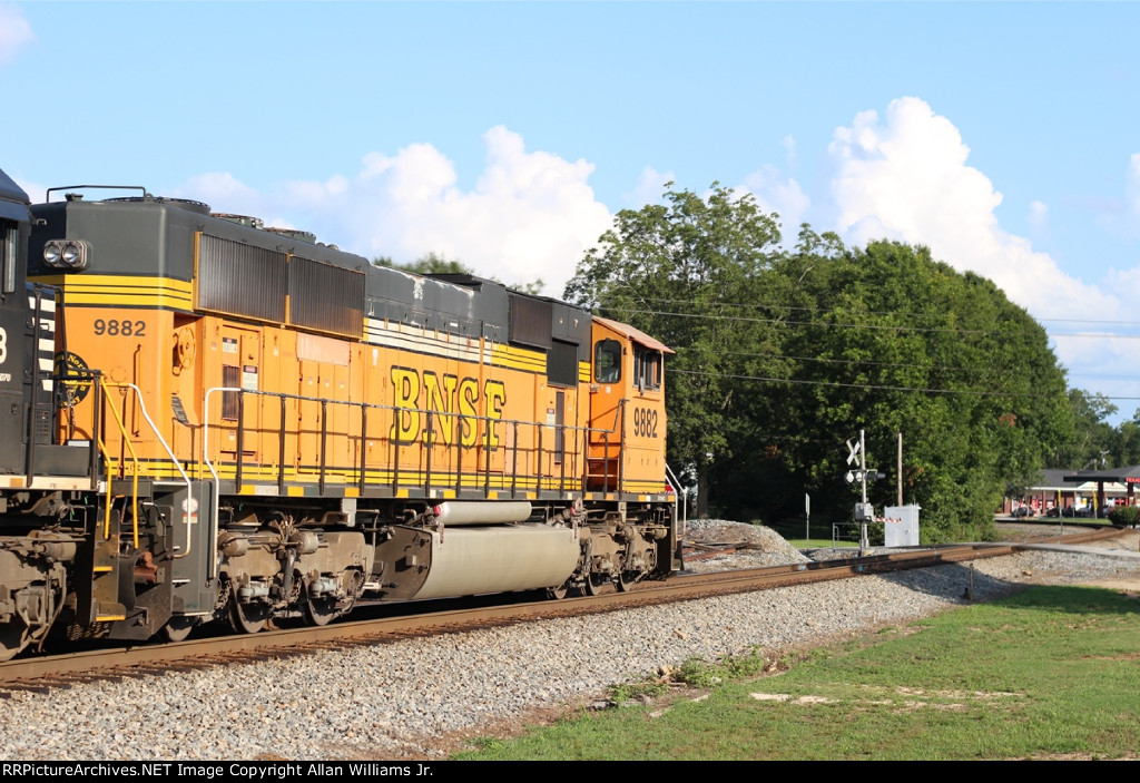 BNSF 9882