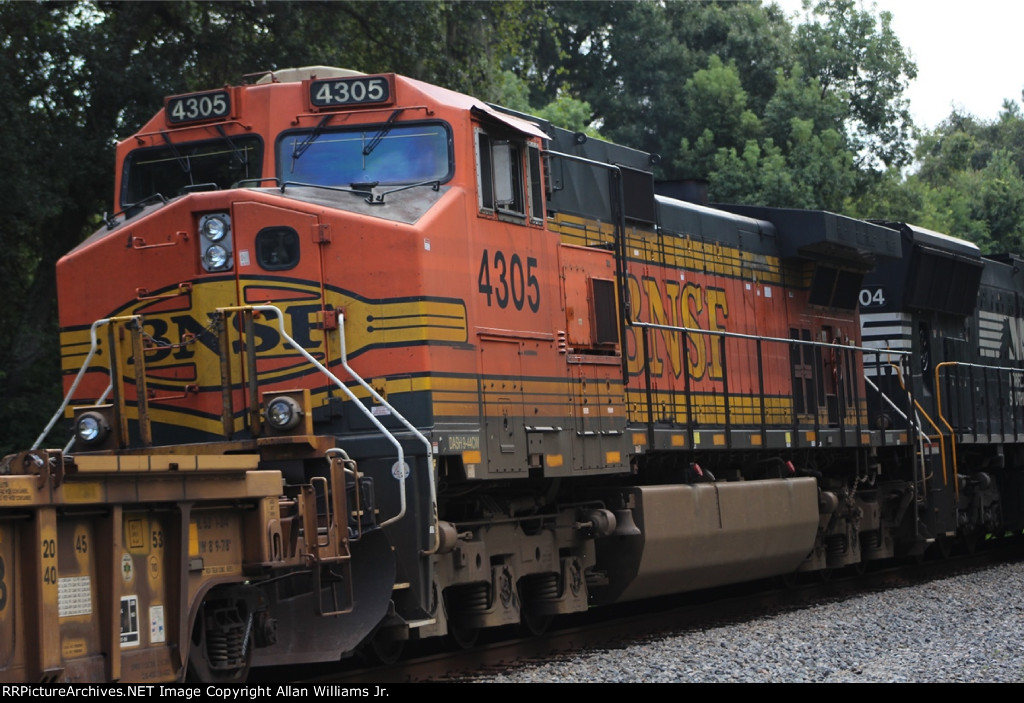 BNSF 4305